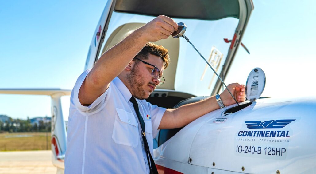 Estudiar curso de piloto de avión en Málaga | One Air Aviación