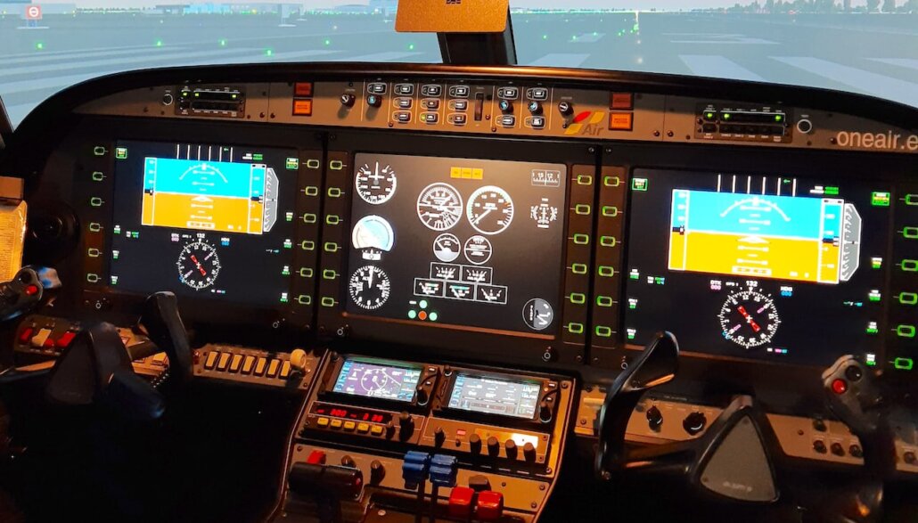 SIMLAB - Simuladores de Avión: Crew Flight Simulator Lab - One Air