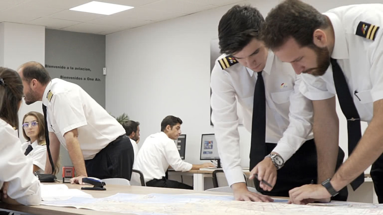 Planificación de vuelo: ¿Cómo trazar una ruta? - One Air